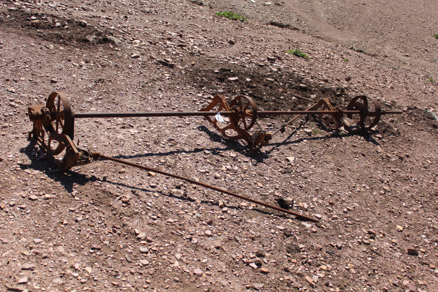 Lot 1039 - 2x Stand Overhead Shearing Plant | AuctionsPlus