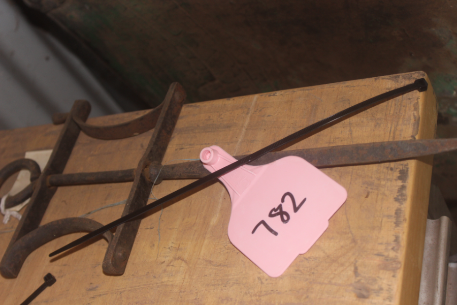 Lot 782 - Early String Line | AuctionsPlus