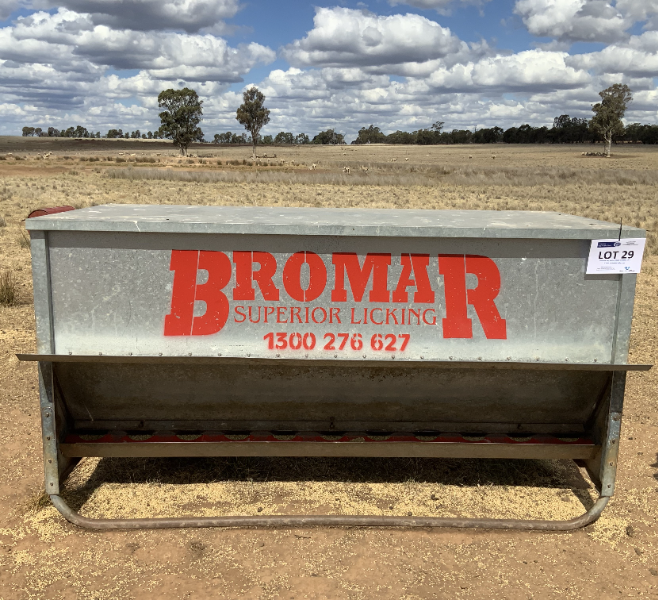 LOT 29 - Bromar Lick Feeder. | AuctionsPlus
