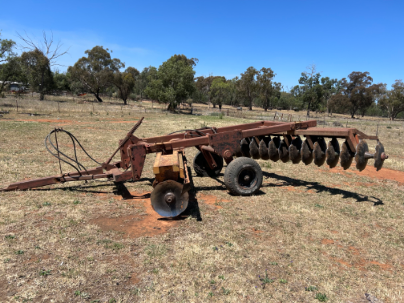 Lot 102 - 32 Plate Offsets | AuctionsPlus