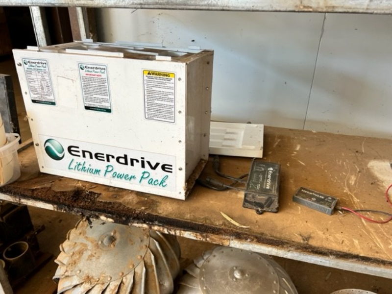 Lot 305 - Assorted Items | AuctionsPlus