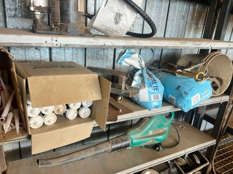 Lot 321 - Assorted Items | AuctionsPlus