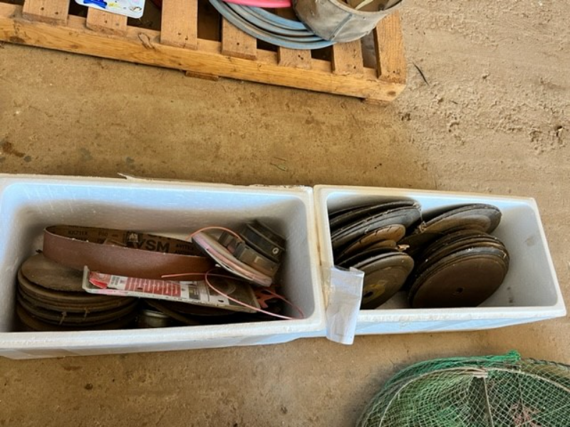 Lot 328 - Assorted Items | AuctionsPlus