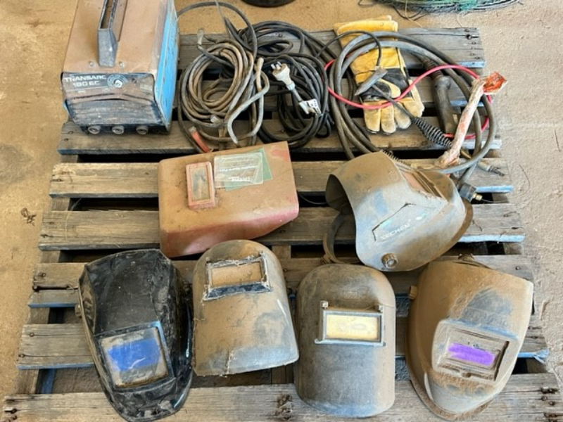 Lot 331 - Welding Items | AuctionsPlus
