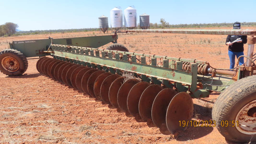 Lot 11 - 5GP John Shearer Plough | AuctionsPlus