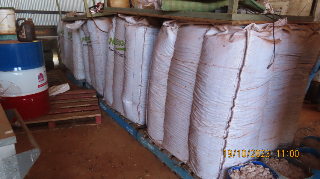 Lot 42 - 5x bags Fertiliser | AuctionsPlus