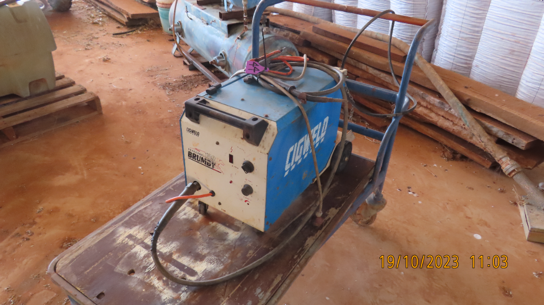 Lot 44 - MIG CIG Welder | AuctionsPlus