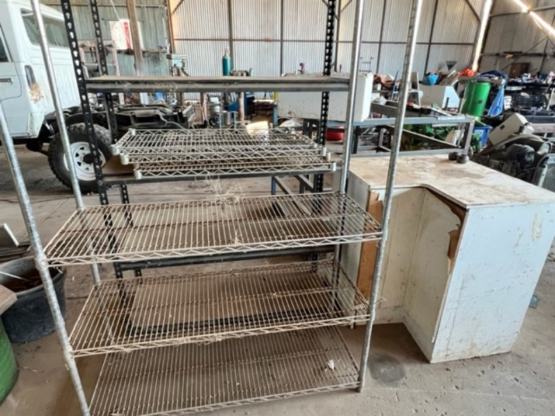 Lot 370 - Workshop Shelving | AuctionsPlus
