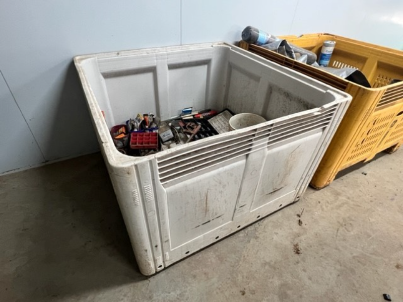 Lot 381 - Nally Mega Bin | AuctionsPlus