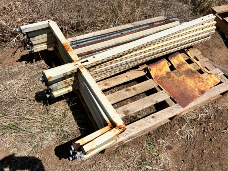 Lot 165 - Shelving | AuctionsPlus