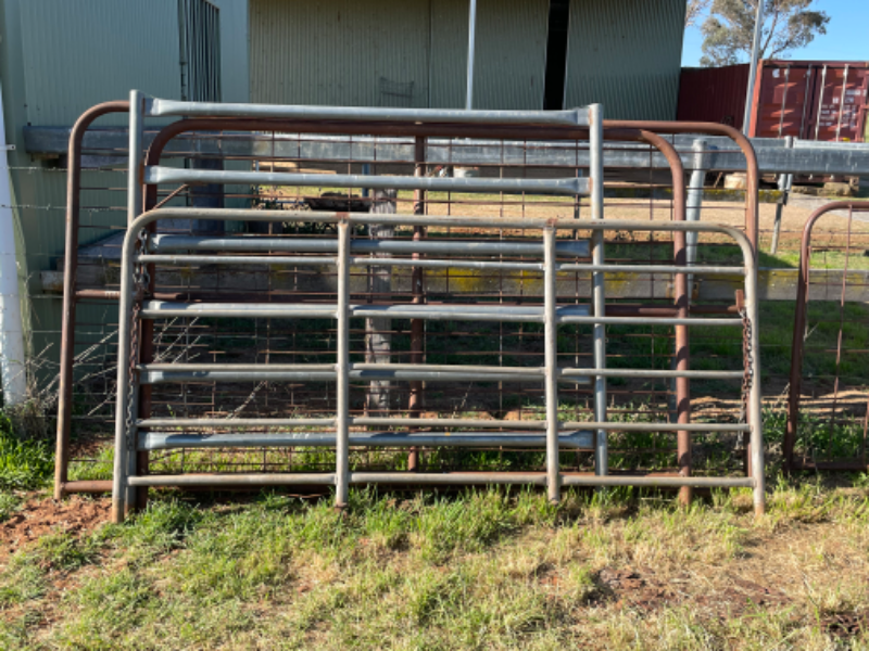 Lot 132 - Cattle yard gates x 4 | AuctionsPlus