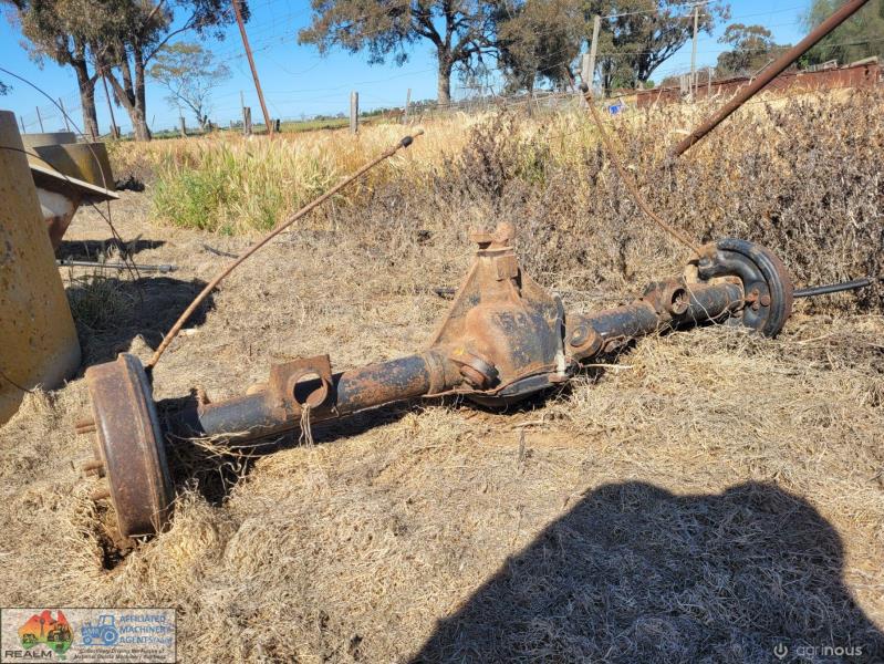 Lot 207 - Holden Diff Assembly with Drum Brakes | AuctionsPlus