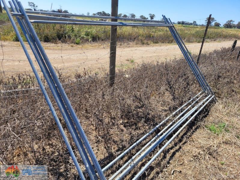 Lot 262 - 5x Galv. Frames (2.1m x 3.2m) | AuctionsPlus