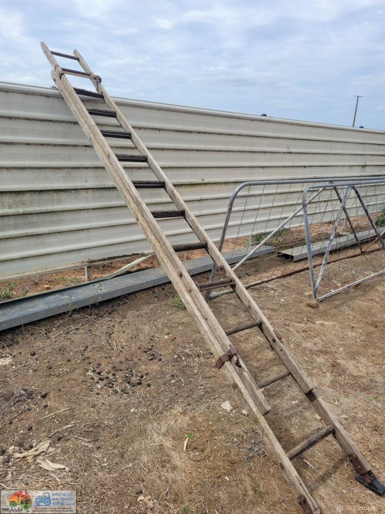 Lot 353 - Timber Extension Ladder | AuctionsPlus