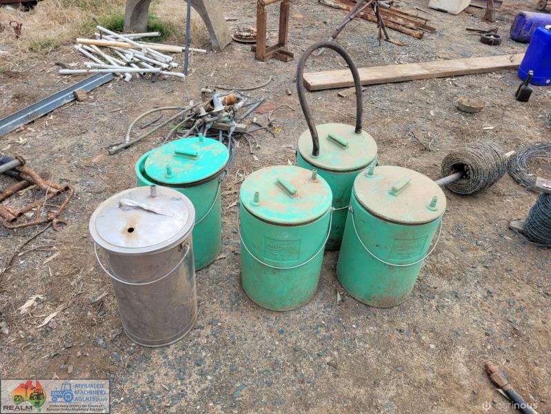 Lot 48 - 5x Milk Test Buckets | AuctionsPlus