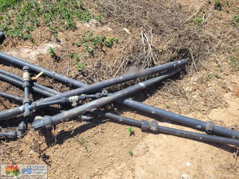 Lot 280 - Assorted Poly Pipes & Fittings, with 2 Taps | AuctionsPlus