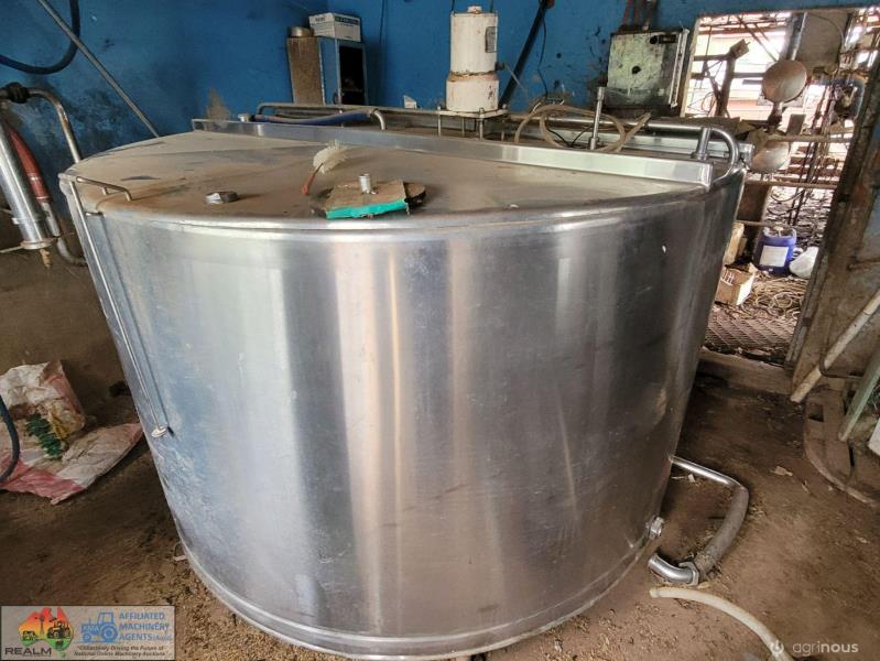 Lot 50 - Round Milk Vat, 4,000 Ltr & Compressor | AuctionsPlus