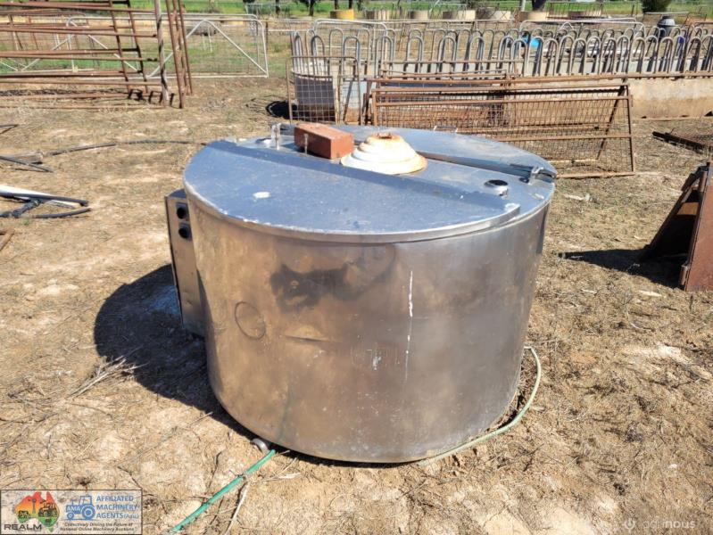 Lot 54 - 4ft Round Stainless Milk Vat 900 Ltr | AuctionsPlus