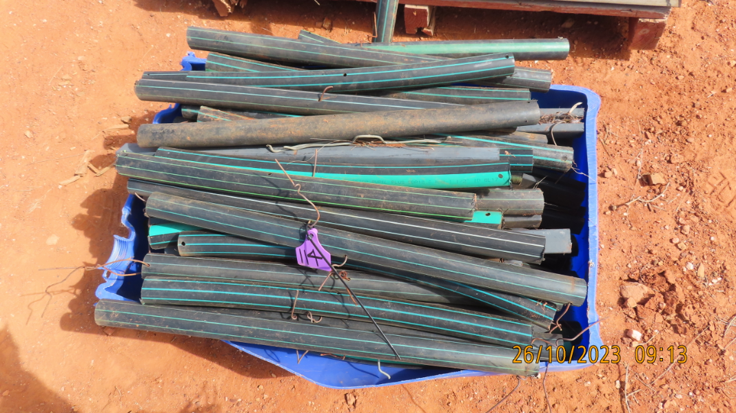 Lot 114 - Poly-made Electric Fence Droppers | AuctionsPlus