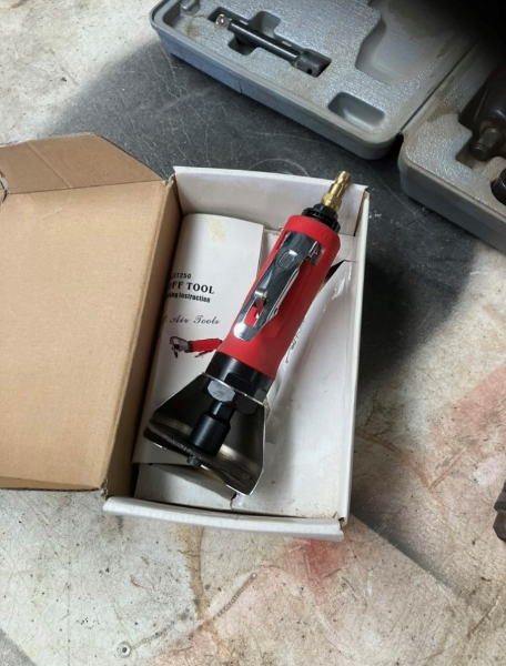 Lot 21 - Toolex Air Cut Off Tool | AuctionsPlus