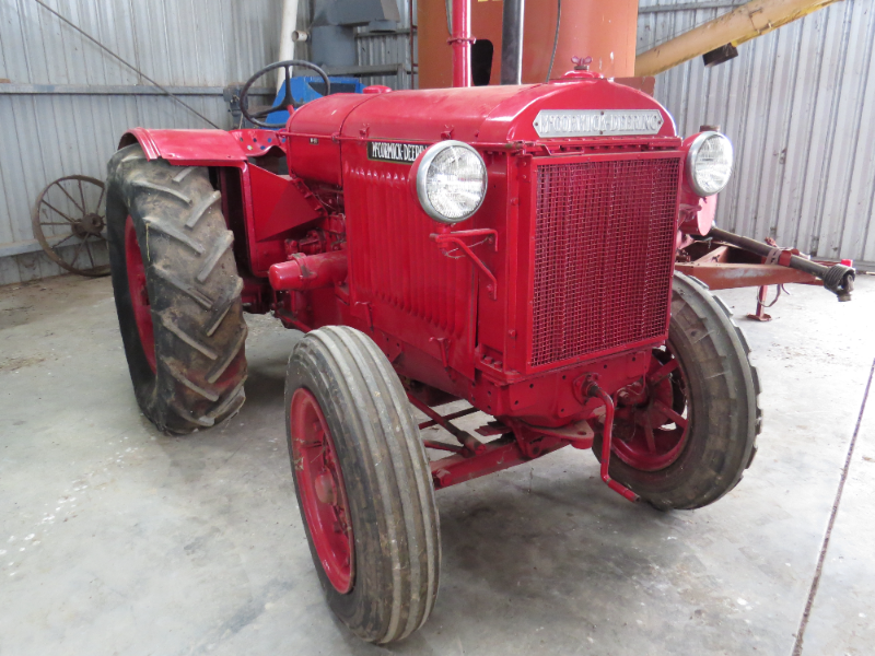 Lot 4 - McCormick – Deering W-30 tractor | AuctionsPlus