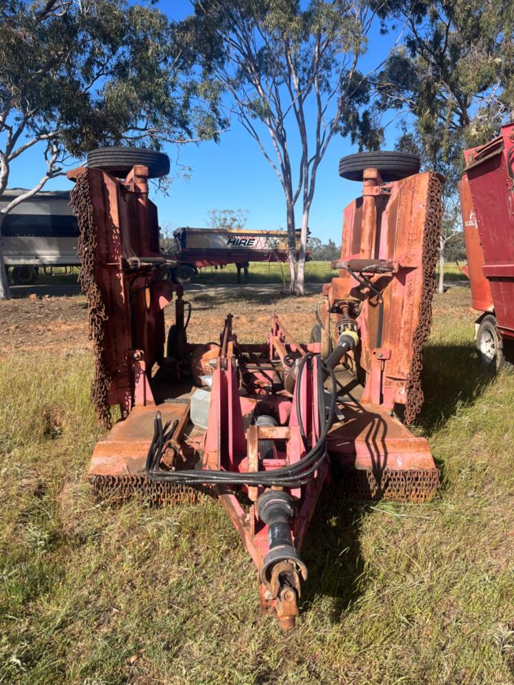 Lot 7 - SUPERIOR TRAILING SLASHER | AuctionsPlus