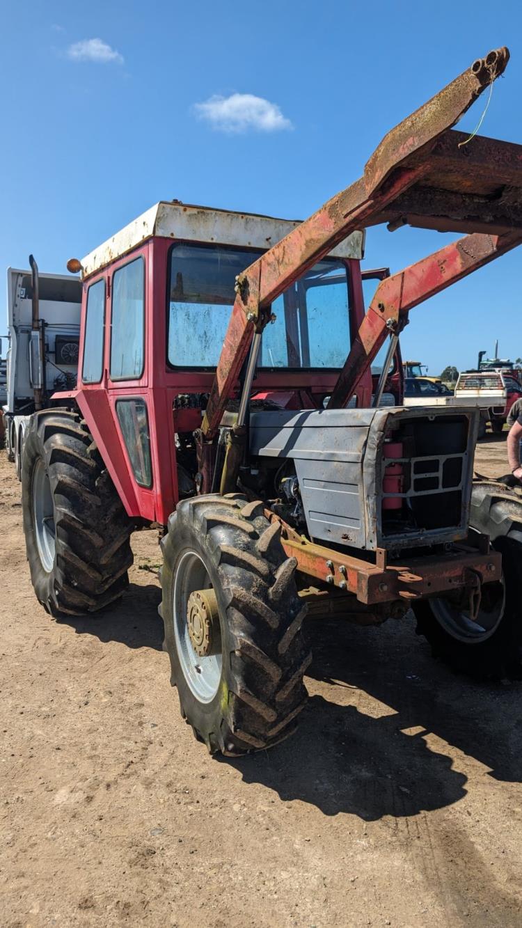 Lot 1 - Massey Ferguson 194-4 Tractor | AuctionsPlus