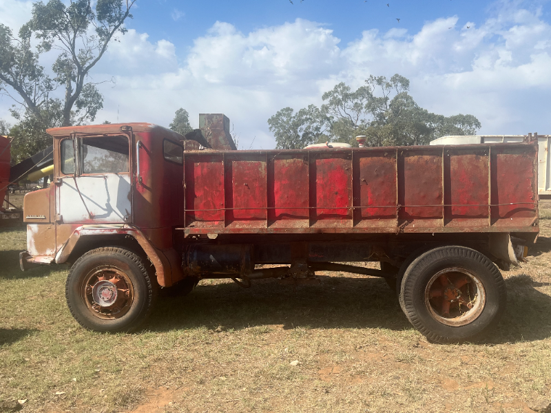 Lot 3 - International Tipper | AuctionsPlus