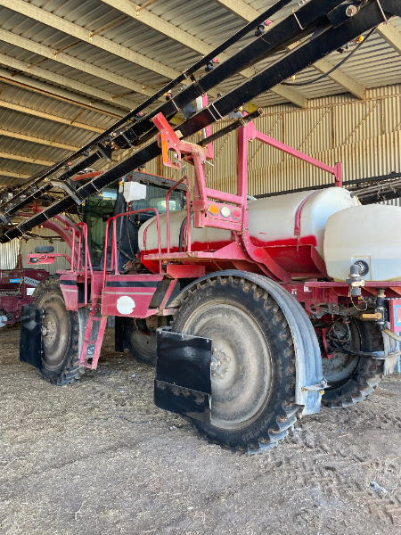 Lot 139 - Miller Nitro N2XP SP Boom Spray | AuctionsPlus
