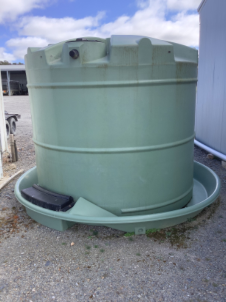 Lot 6 - Tank & Trough Combo | AuctionsPlus