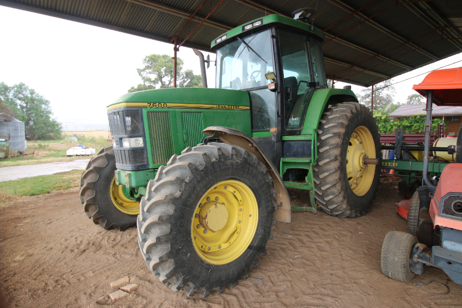 Lot 143 - John Deere 7600 Tractor | AuctionsPlus