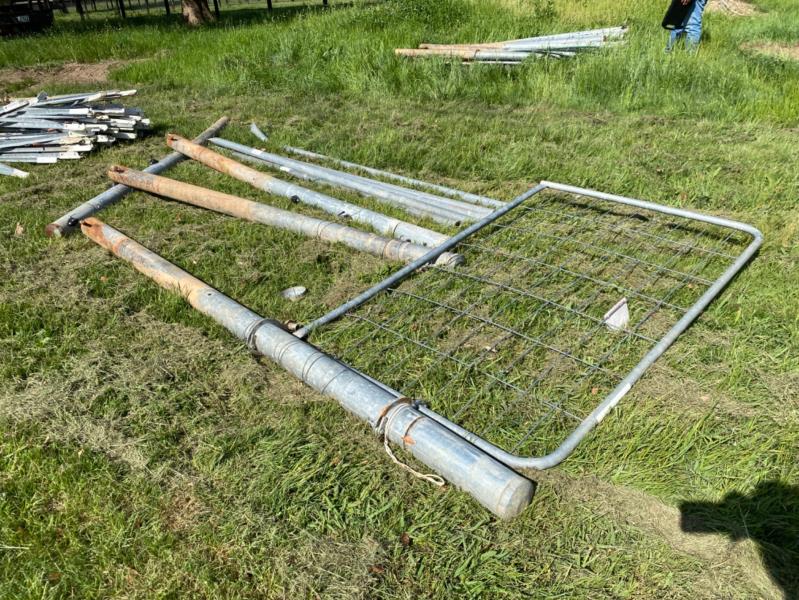 Lot 49 - Strainer Posts, Stays & Gates | AuctionsPlus