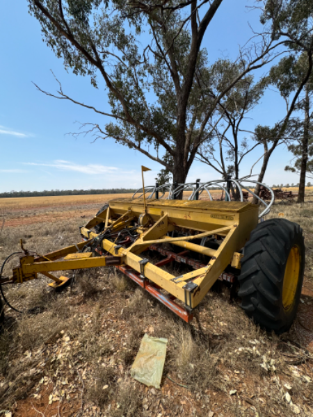 Lot 30 - Chamberlain Combine disc seeder | AuctionsPlus