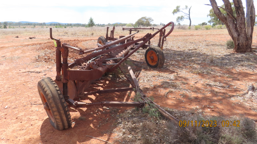 Lot 46 - 18disc Chamberlain Plough | AuctionsPlus