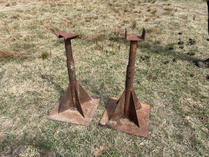Lot 72 - Props | AuctionsPlus