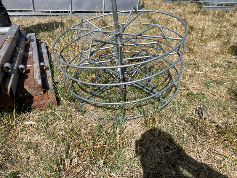Lot 74 - Dual Wire Spinners | AuctionsPlus