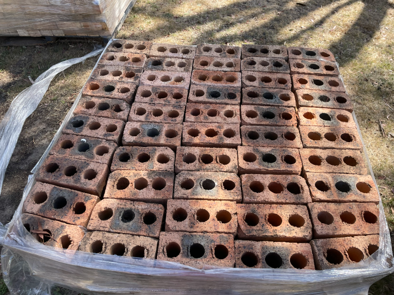 Lot 83 - Large Bricks | AuctionsPlus
