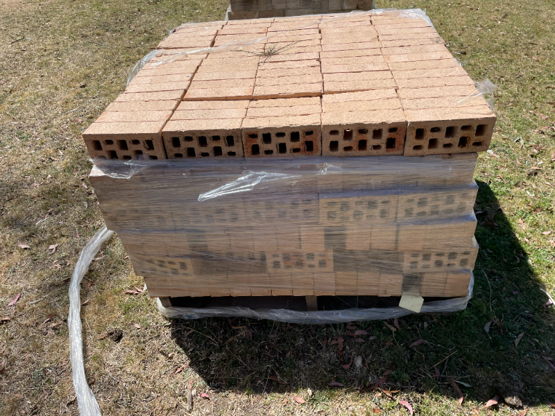 Lot 85 - Bricks | AuctionsPlus