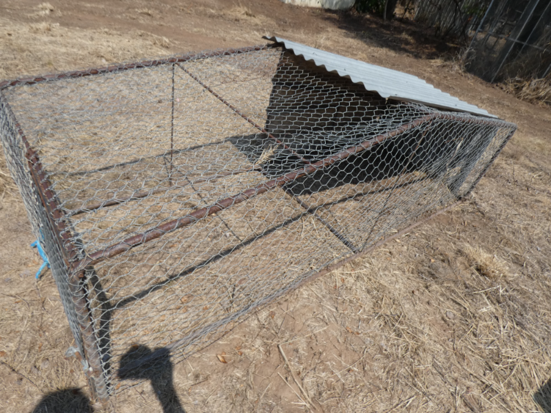Lot 256 - Netting Fowl Pen | AuctionsPlus