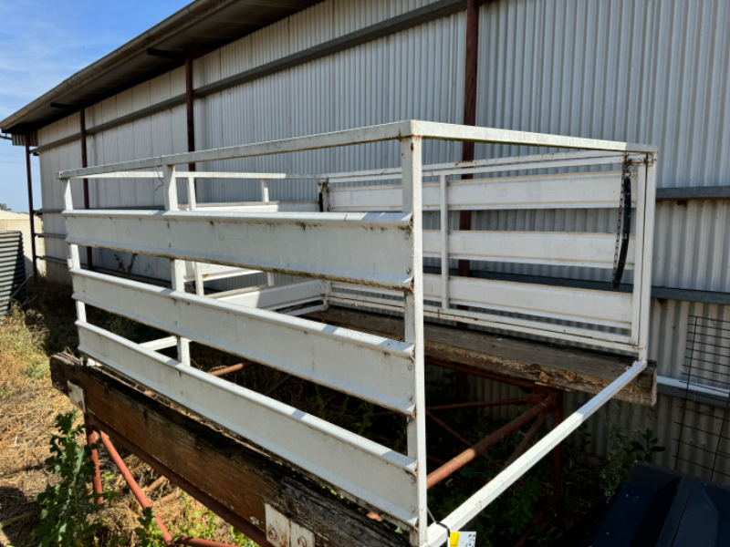 Lot 25 - Ute Stock Crate | AuctionsPlus