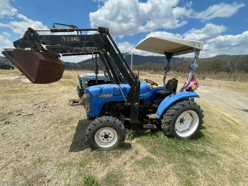 Lot 107 - Tractor | AuctionsPlus