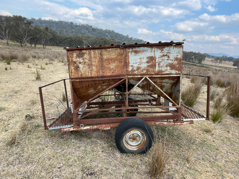 Lot 127 - Feed out trailer | AuctionsPlus