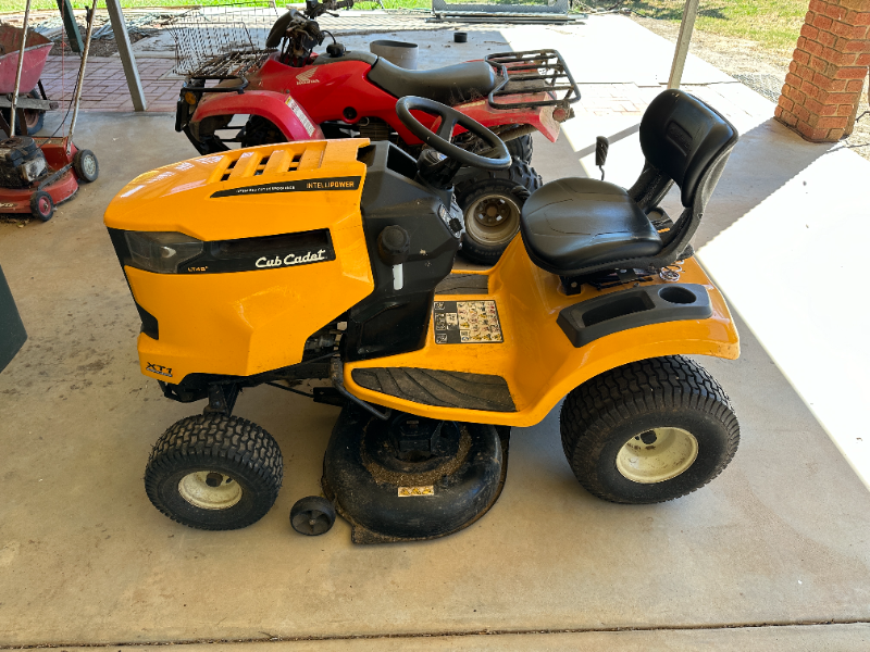Lot 124 - Cub Cadet Ride on Mower | AuctionsPlus
