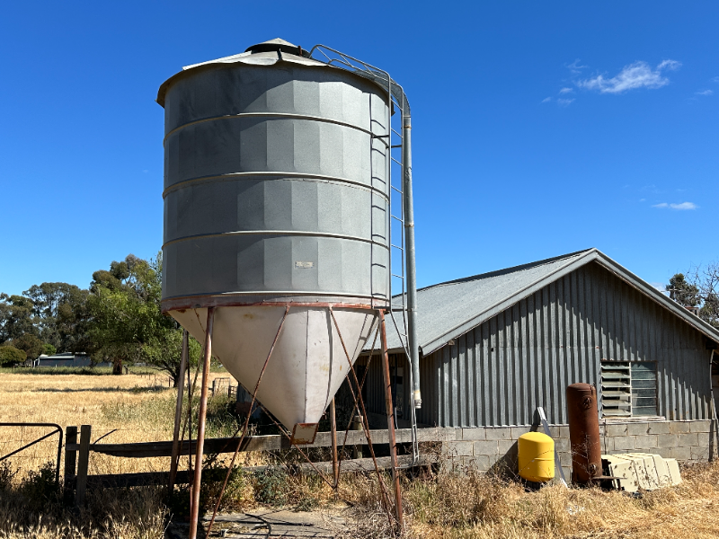 Lot 127 - Nelson 5 Tonne Pallet Silo | AuctionsPlus