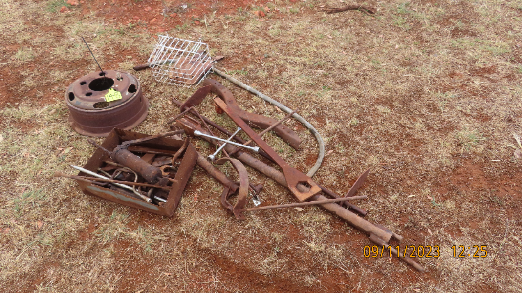Lot 148 - Grease Gun & Assorted Steel | AuctionsPlus