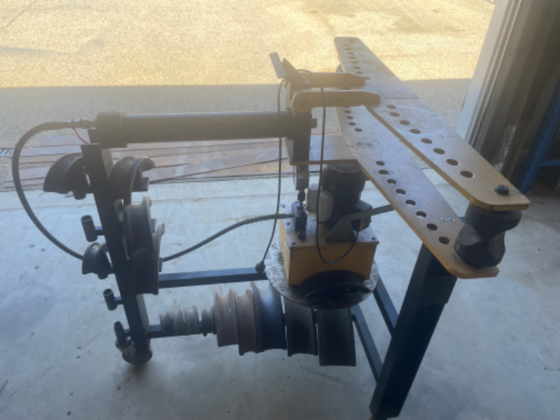 Lot 103 - Electric Powered Hydraulic Pipe bender | AuctionsPlus