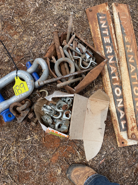Lot 189 - Assorted D Shackles | AuctionsPlus