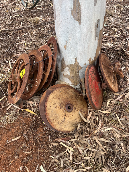 Lot 256 - Copper Overhead Shearing Gear | AuctionsPlus