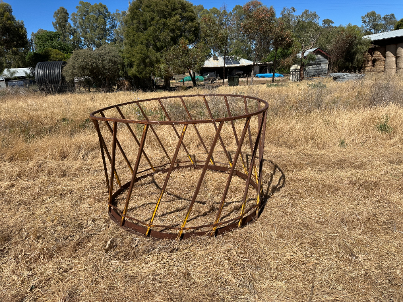 Lot 152 - Hay Ring | AuctionsPlus