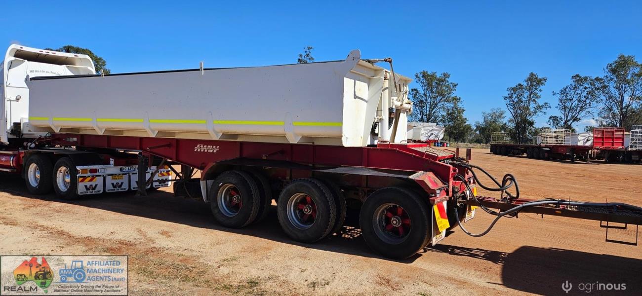 Lot 29 - Triple Side Tippers | AuctionsPlus